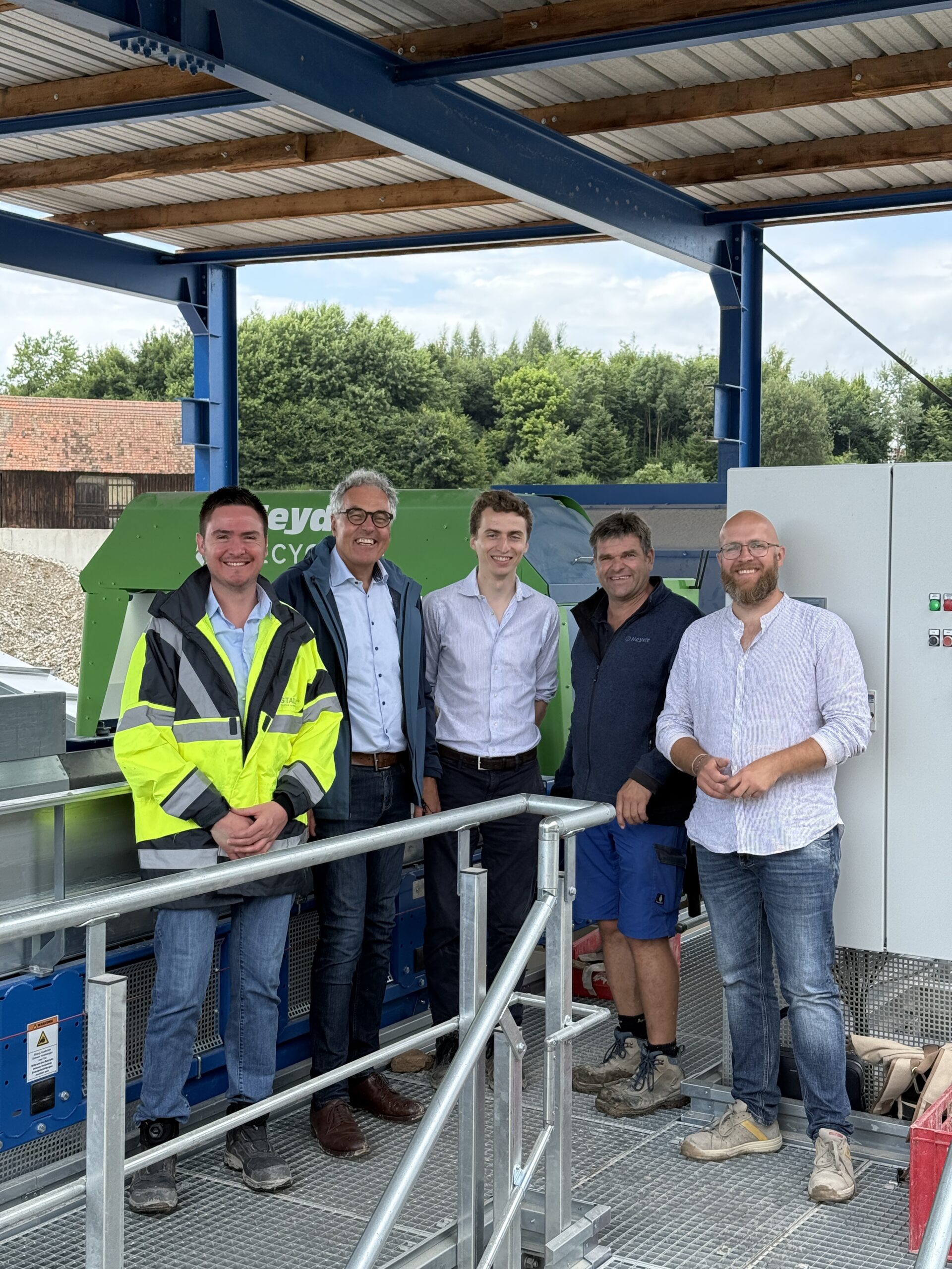 STADLER and Recycleye install first AI optical sorter for C&D waste ...